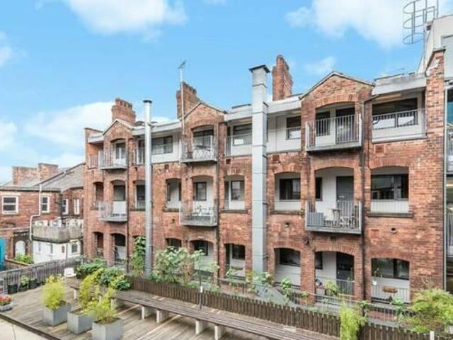 2 bedroom apartment for rent in Crown Street Leeds West Yorkshire LS2