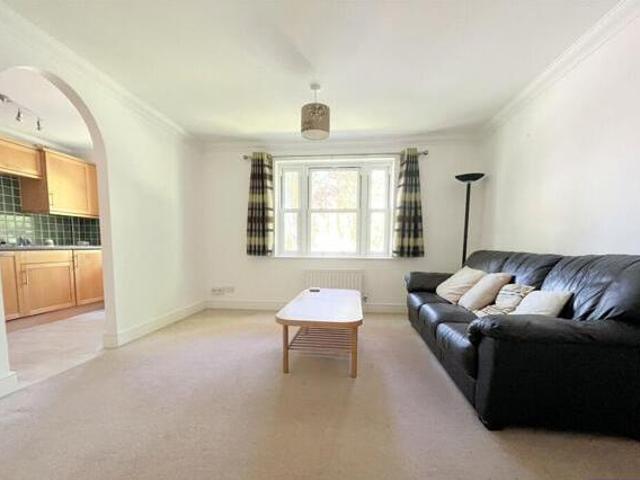 2 Bedroom Apartment For Rent In Croxted Road, London