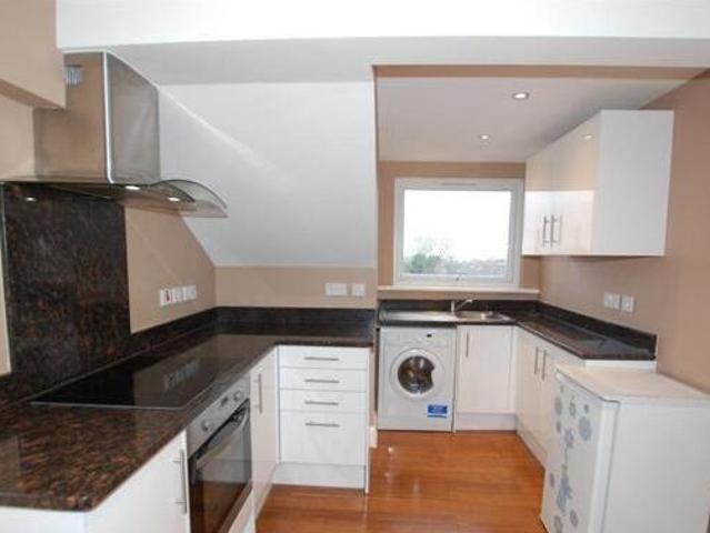 2 Bedroom Apartment For Rent In Croydon