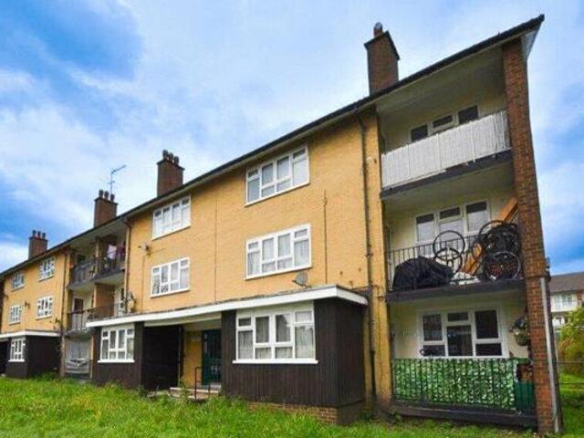2 Bedroom Apartment For Rent In Croydon