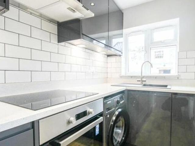 2 Bedroom Apartment For Rent In Croydon