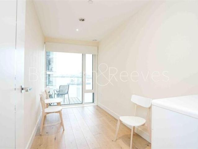 2 bedroom apartment for rent in Duke of Wellington Avenue, London, SE18