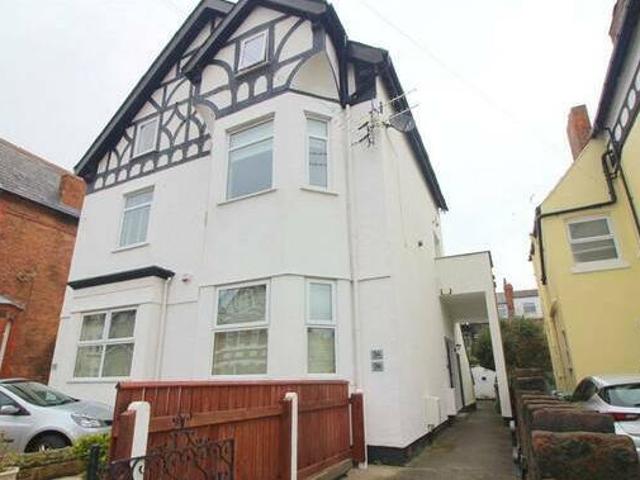 2 bedroom apartment for rent in Dunraven Road Wirral CH48