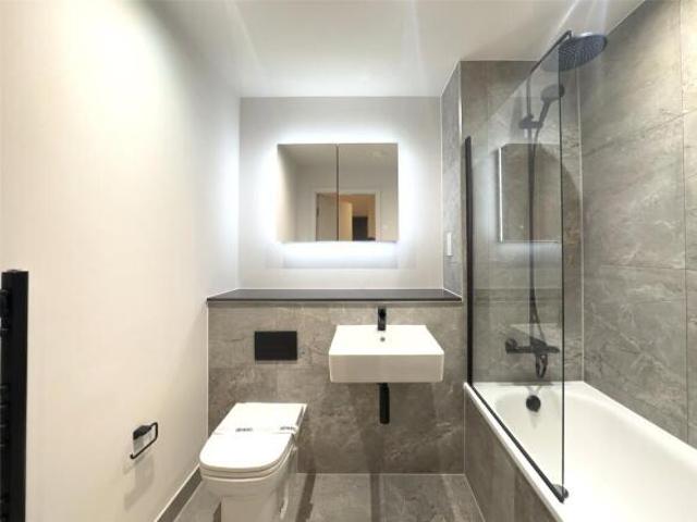 2 bedroom apartment for rent in Dutton Street, Manchester, M3
