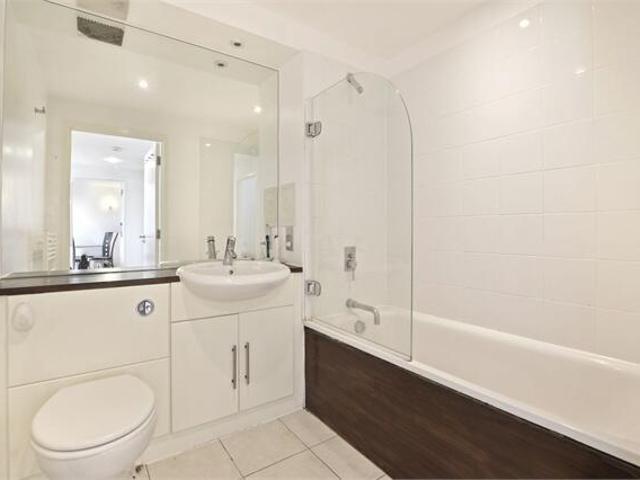 2 bedroom apartment for rent in Da Vinci Lodge, West Parkside, London, SE10