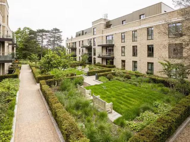 2 bedroom apartment for rent in Daffodil Crescent, Barnet, EN4