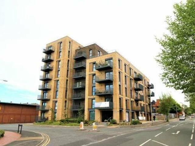 2 bedroom apartment for rent in Davigdor Road Hove East Sussex BN3