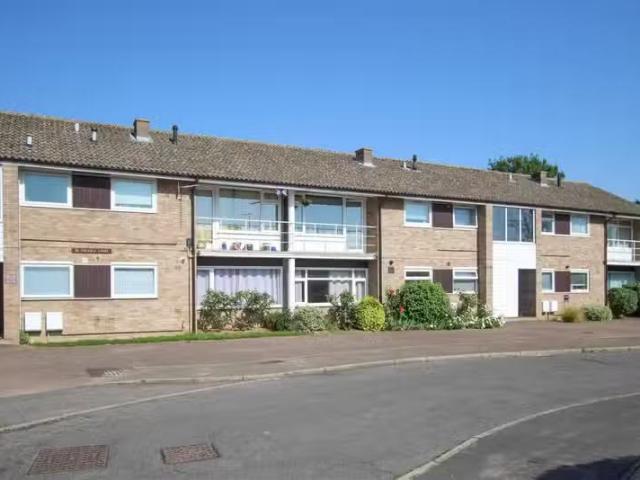 2 bedroom apartment for rent in De Freville Court, De Freville.