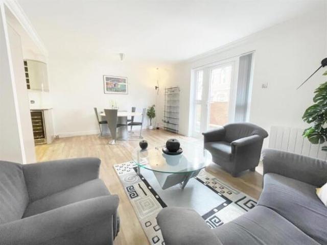 2 bedroom apartment for rent in Delius House, Symphony Court, B16