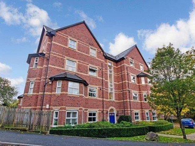 2 bedroom apartment for rent in Denmark Street Altrincham WA14