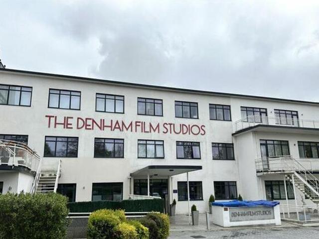 2 Bedroom Apartment For Rent In Denham, Middlesex