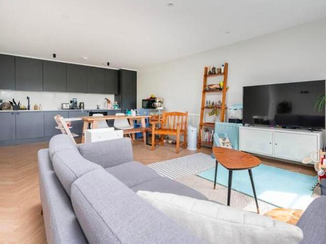 2 bedroom apartment for rent in Derbyshire Street, London, E2