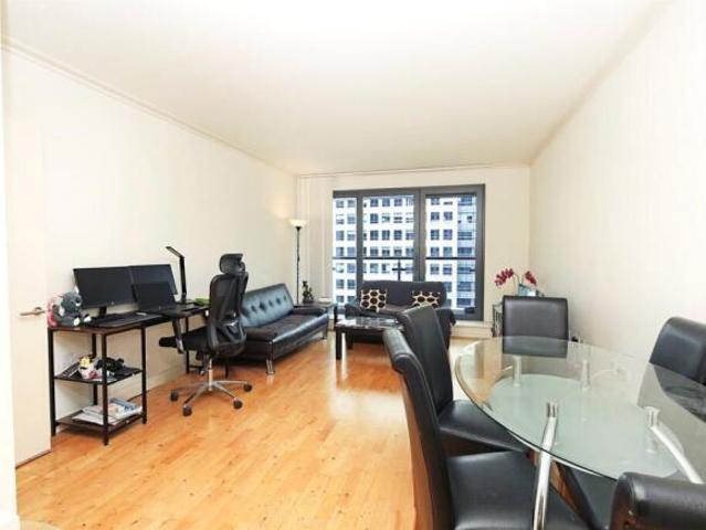 2 bedroom apartment for rent in Discovery Dock Apartments, 3 South Quay Square, London, E14