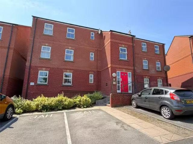 2 bedroom apartment for rent in Disraeli Crescent, Squires Cou.