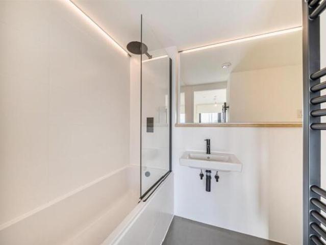 2 bedroom apartment for rent in District Lofts, Climate Innovation District, LS9