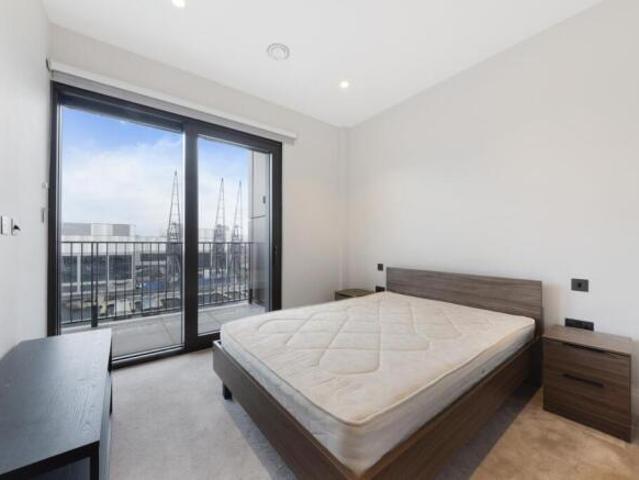 2 bedroom apartment for rent in Dock East Apartments, London, E14