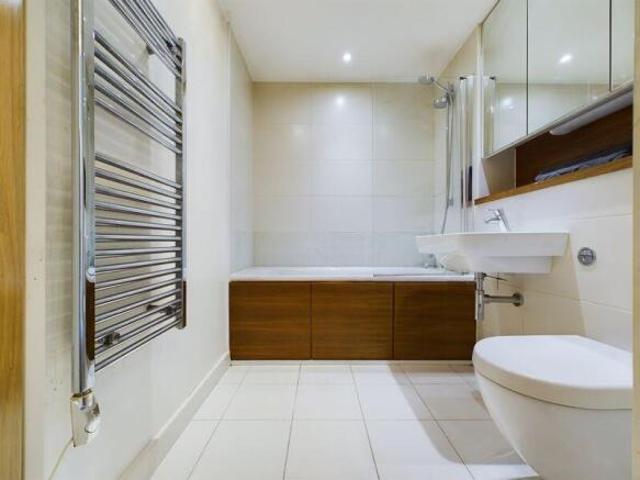 2 bedroom apartment for rent in Dock Head Road, Chatham, ME4
