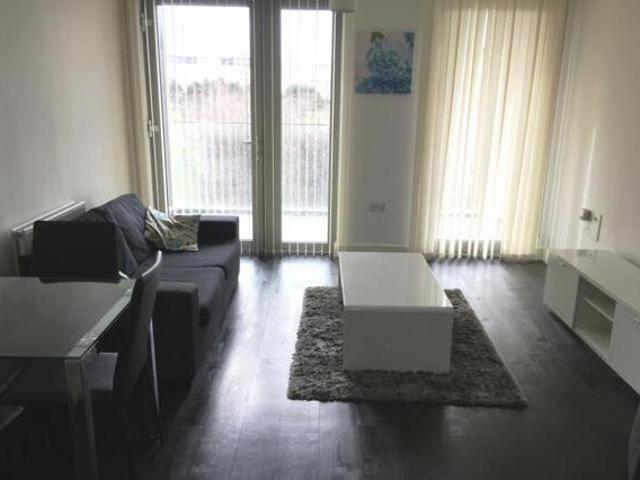 2 Bedroom Apartment For Rent In Docklands, London
