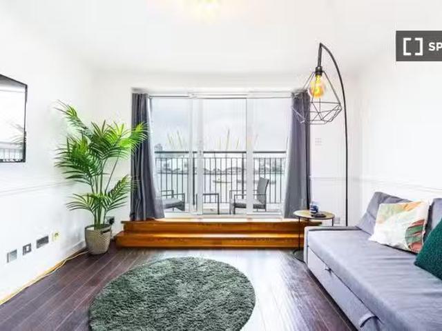 2 bedroom apartment for rent in Docklands, London