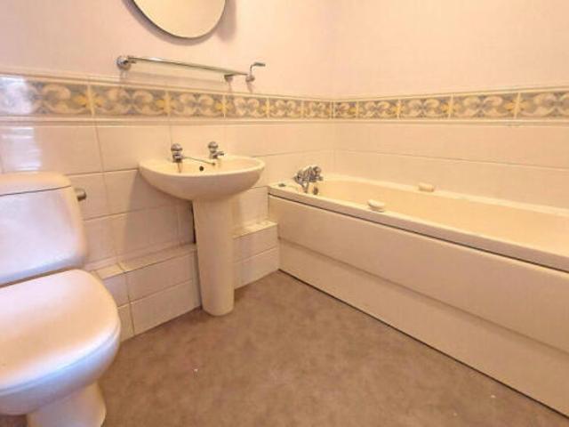 2 bedroom apartment for rent in Downview Road, Worthing, BN11