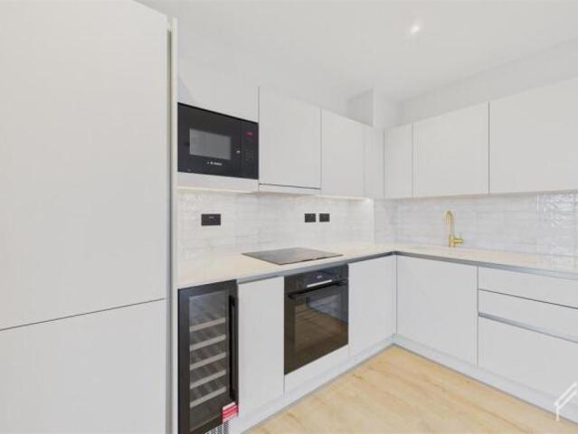 2 bedroom apartment for rent in Draper House, Caversham Road, London NW9