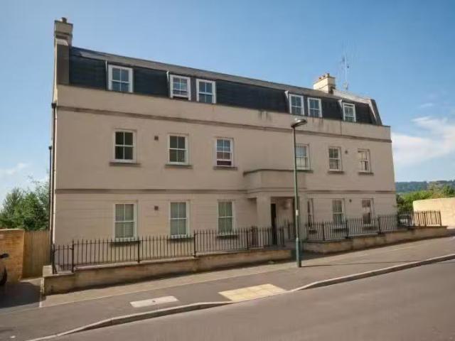 2 bedroom apartment for rent in Eveleigh Avenue, Bath, BA1