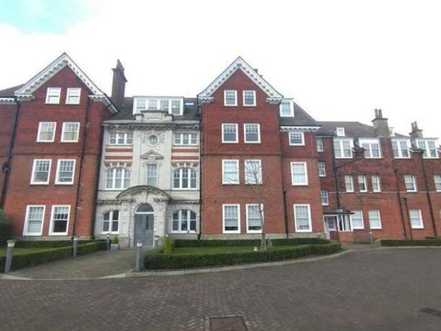 2 bedroom apartment for rent in Eversley Park Folkestone Kent CT20