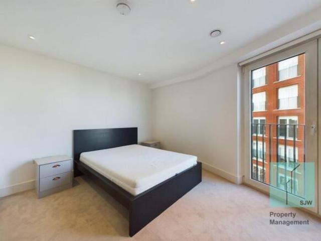 2 bedroom apartment for rent in Exchange Gardens, London, SW8