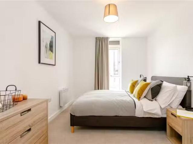 2 bedroom apartment for rent in Exchange Square, The Priory Qu.