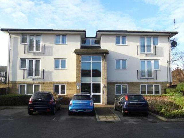 2 Bedroom Apartment For Rent In East Finchley, London