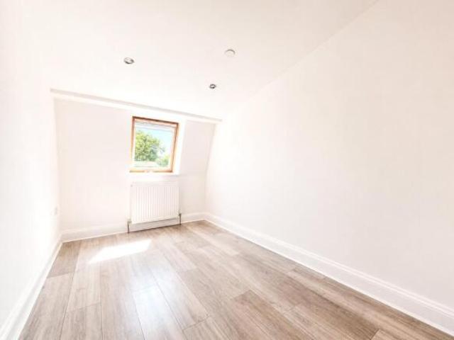 2 bedroom apartment for rent in East Road, London, E15