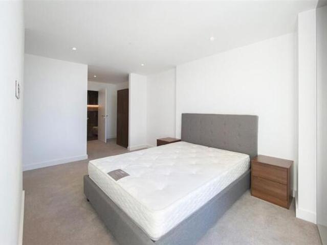 2 bedroom apartment for rent in East Tower, Owen Street, M15