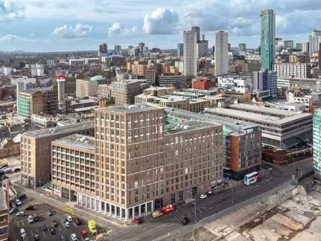 2 bedroom apartment for rent in East Timber Yard, B5
