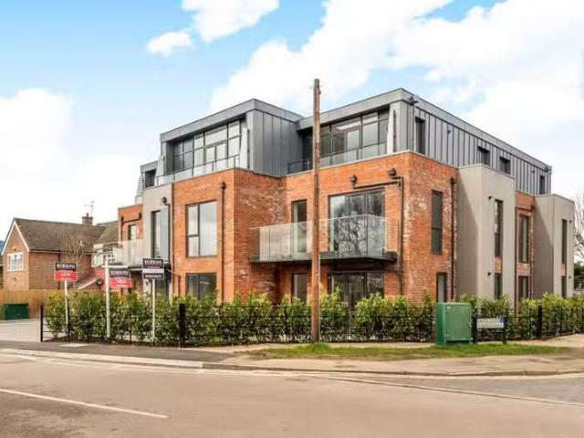2 bedroom apartment for rent in Eastbury Avenue, Northwood, HA6