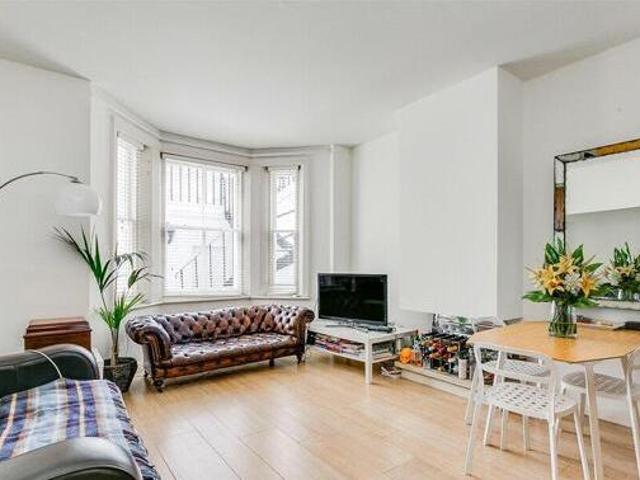 2 Bedroom Apartment For Rent In Earls Court, London