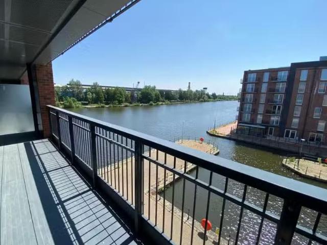 2 bedroom apartment for rent in Eben Haezer House, The Wharf.