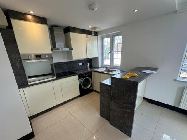 2 Bedroom Apartment For Rent In Edgware