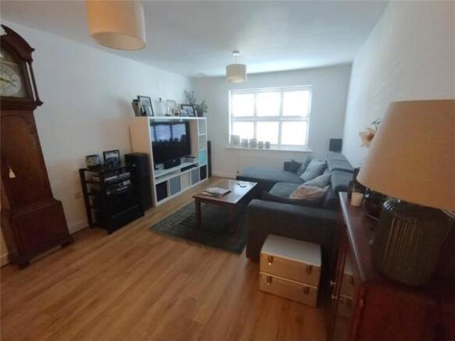 2 bedroom apartment for rent in Eden Road, Dunton Green, Sevenoaks, Kent, TN14