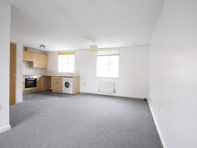 2 bedroom apartment for rent in Edmonstone Crescent, NG5