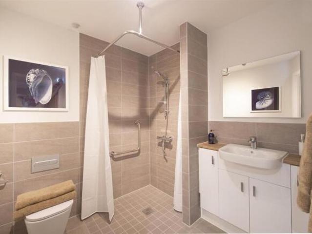 2 bedroom apartment for rent in Elkington House, Charlton Green Dover CT16 1AP, CT16