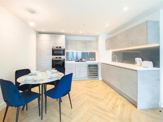 2 bedroom apartment for rent in Elizabeth Tower, M15
