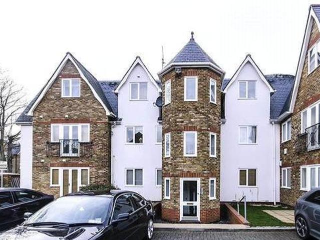 2 bedroom apartment for rent in Elizabeth Court Beaumont Road Windsor SL4 1HJ SL4