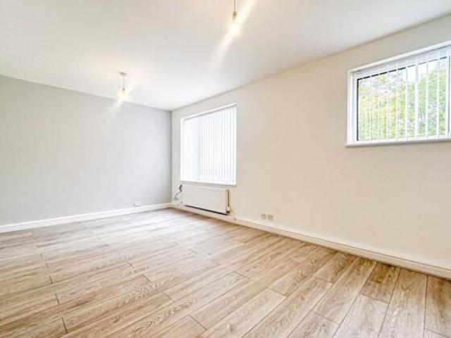 2 bedroom apartment for rent in Elmswood Court, Palmerston Road, Mossley Hill, Liverpool, L18