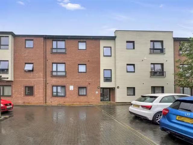2 bedroom apartment for rent in Elmtree Way, Kingswood, Bristo.