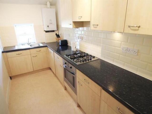 2 bedroom apartment for rent in Elphinstone Road, PO5