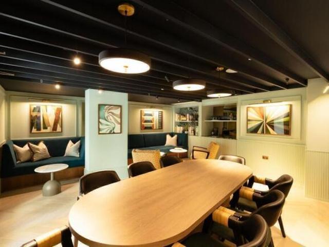 2 bedroom apartment for rent in Embassy Boulevard, London, SW11