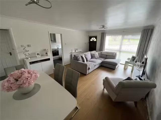 2 bedroom apartment for rent in Englefield Close, Enfield, EN2