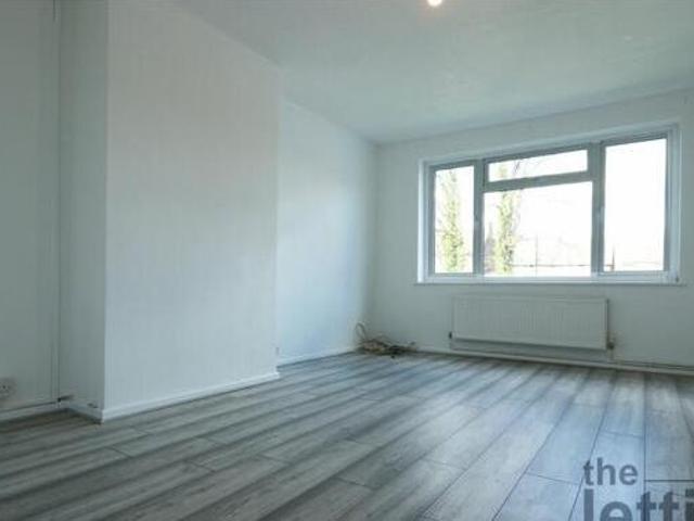 2 Bedroom Apartment For Rent In Enfield, Middlesex