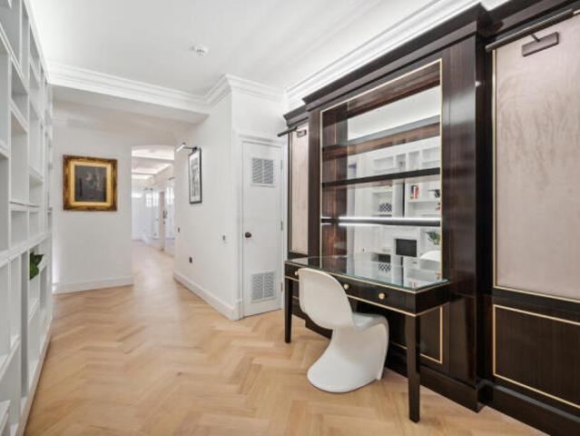 2 bedroom apartment for rent in Ennismore Gardens, London, SW7