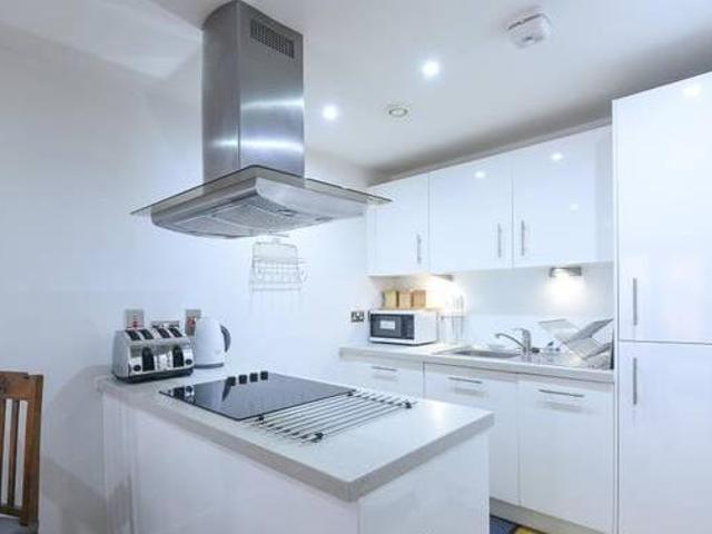 2 bedroom apartment for rent in Enterprise Place Woking GU21